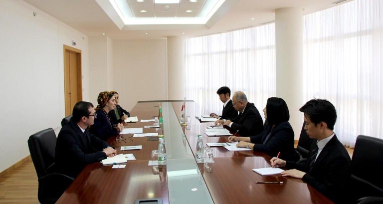 A meeting with the Ambassador of Japan was held at the Ministry of ...